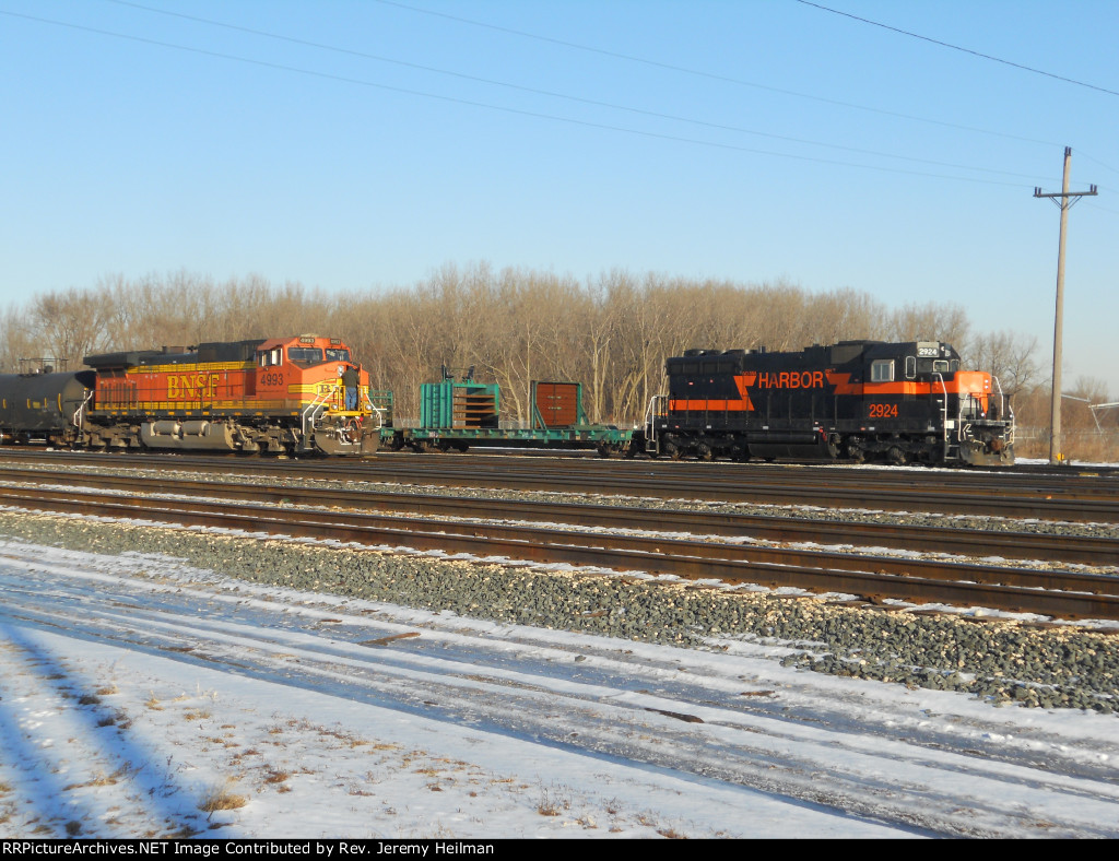BNSF 4993 & IHB 2924 (1)